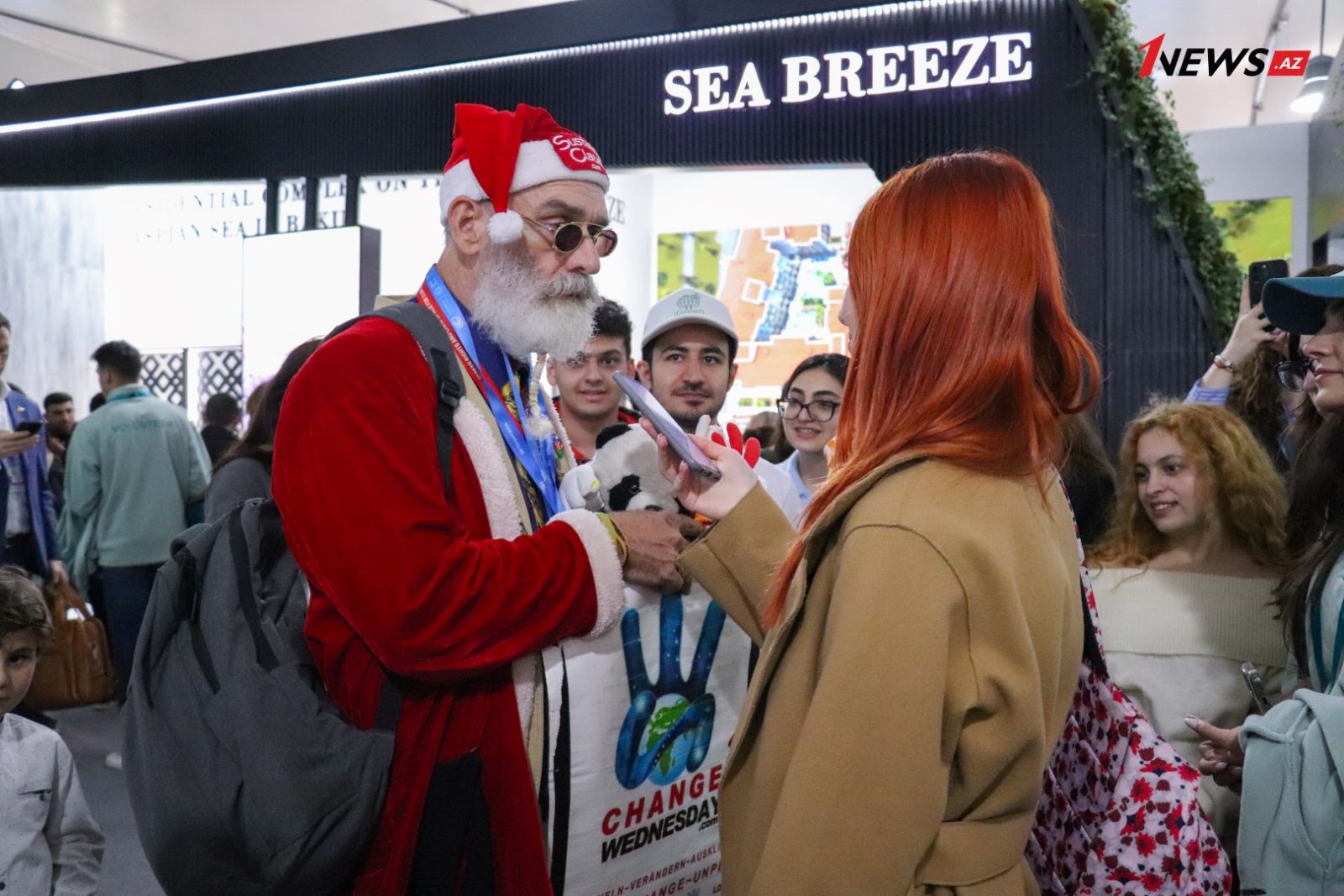 Как улыбка помогает спасать планету: Санта Клаус рассказал 1news.az о своей миссии на COP29 ...